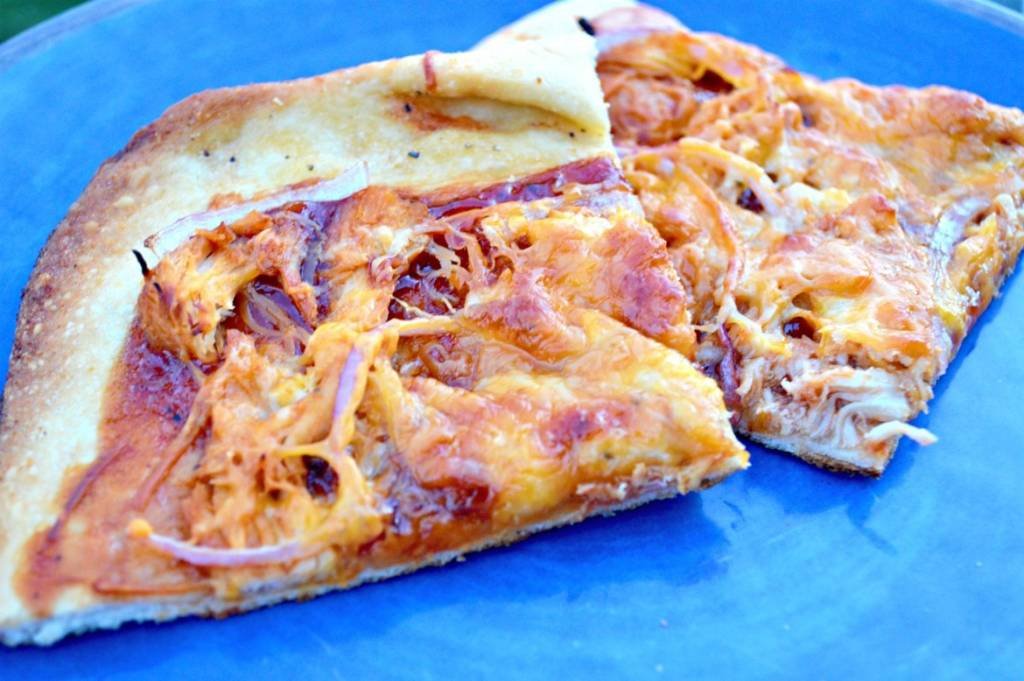 Crispy bbq chicken flatbread + fail-proof dough from scratch